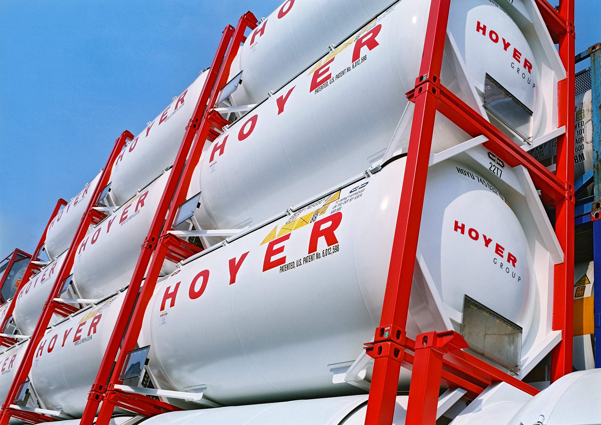 Читайте про hoyer group что перевозят